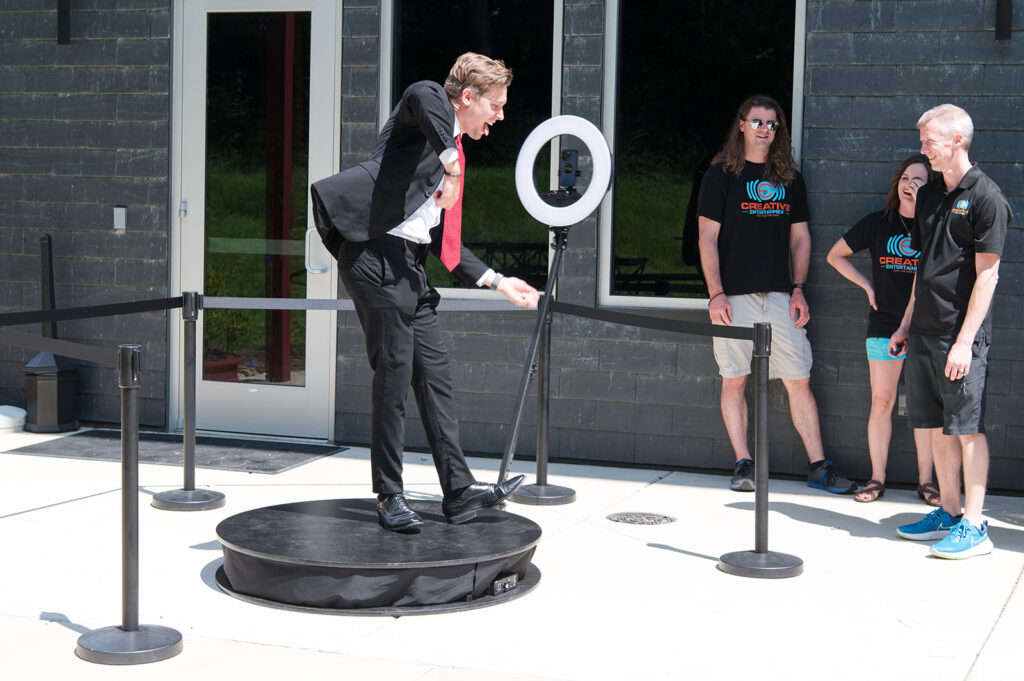 360 DEGREE BOOTHS | Creative Entertainment